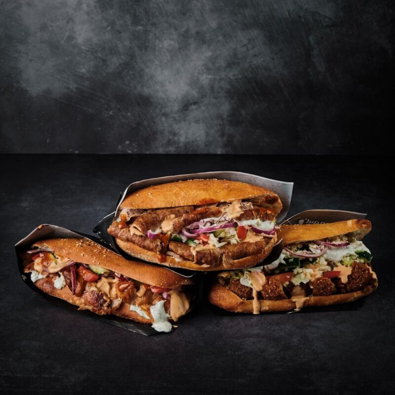 Lukas Podolski opent eerste Nederlandse Mangal Döner in Rotterdam